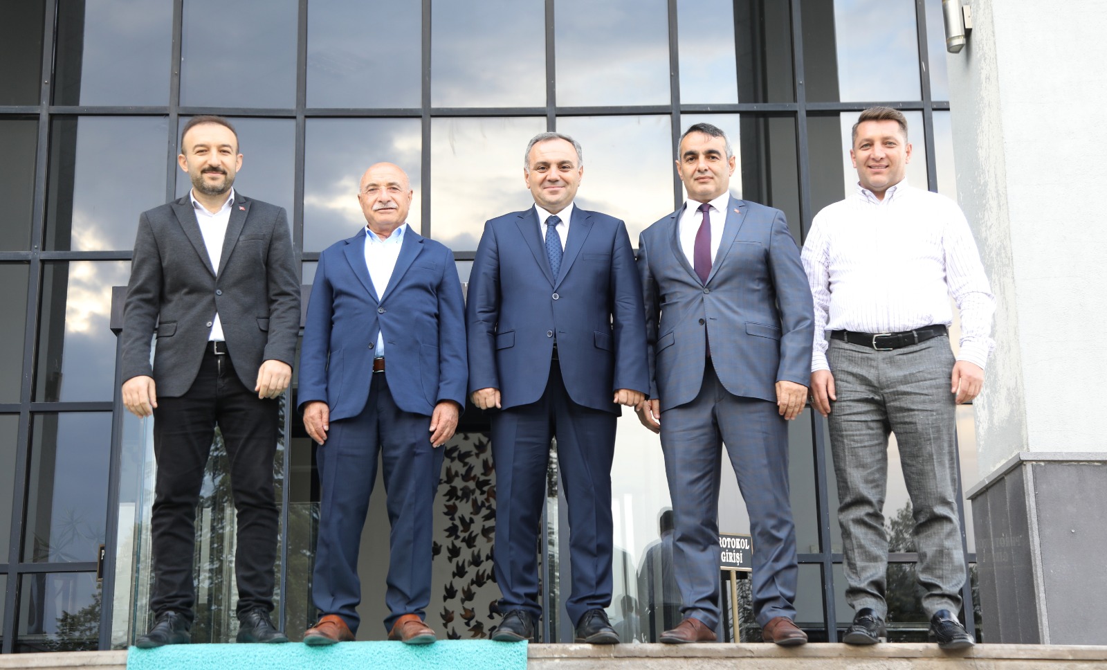 Kayseri Sivaslı Dernekler Federasyonu Rektörümüzü Ziyaret Etti