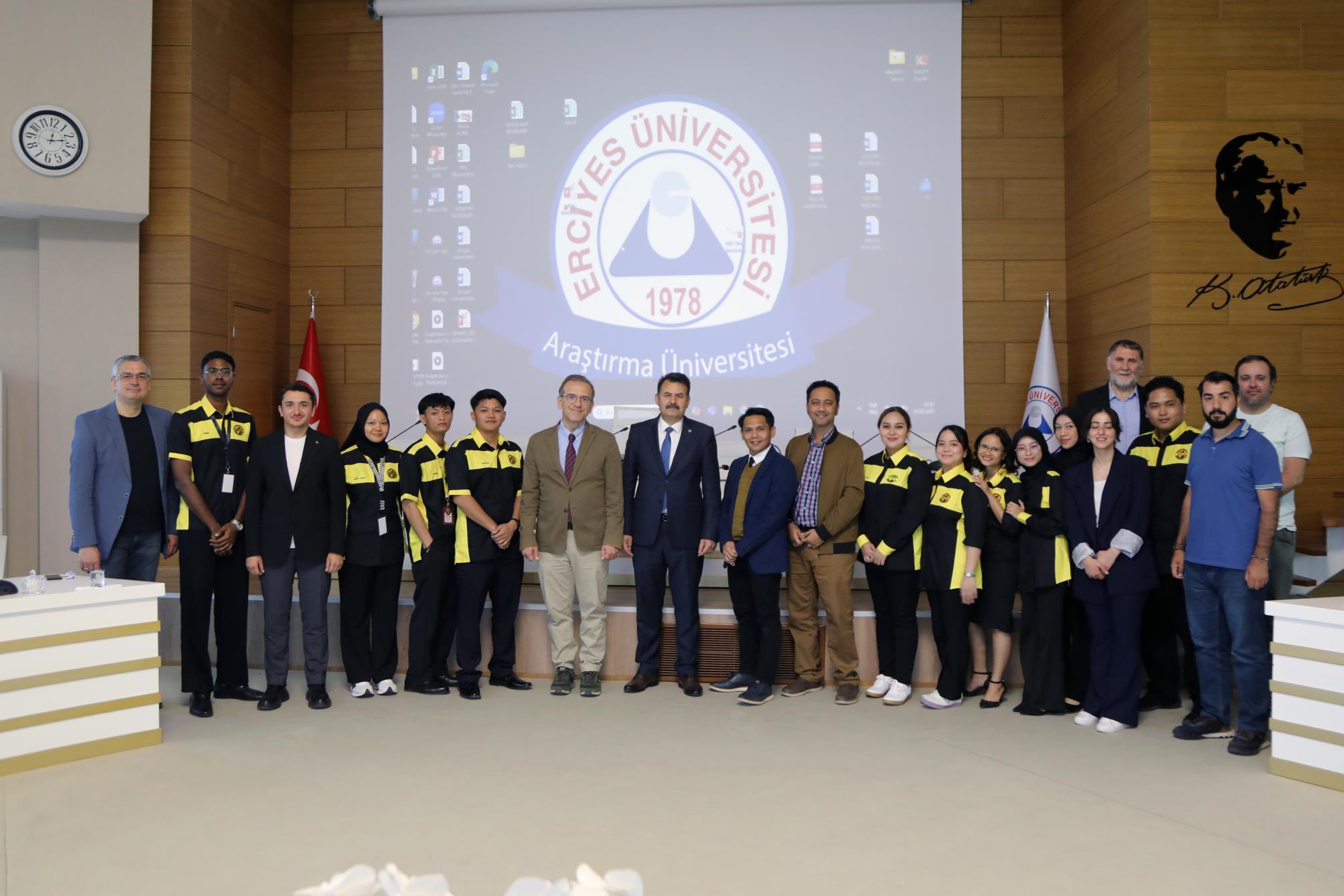 Visit from Malaysia Sabah University to Our University