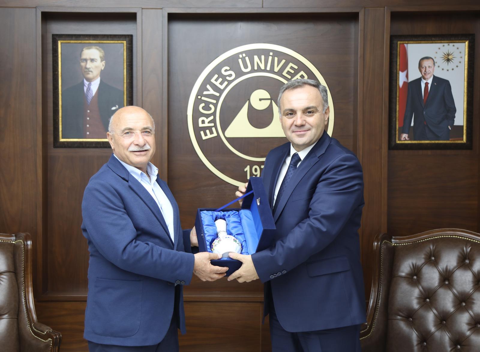 Kayseri Sivaslı Dernekler Federasyonu Rektörümüzü Ziyaret Etti